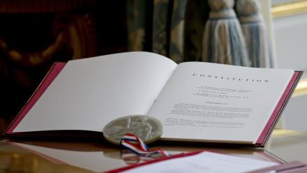 Qu'est-ce qu'une Constitution ? Définition d'une Constitution| vie-publique.fr